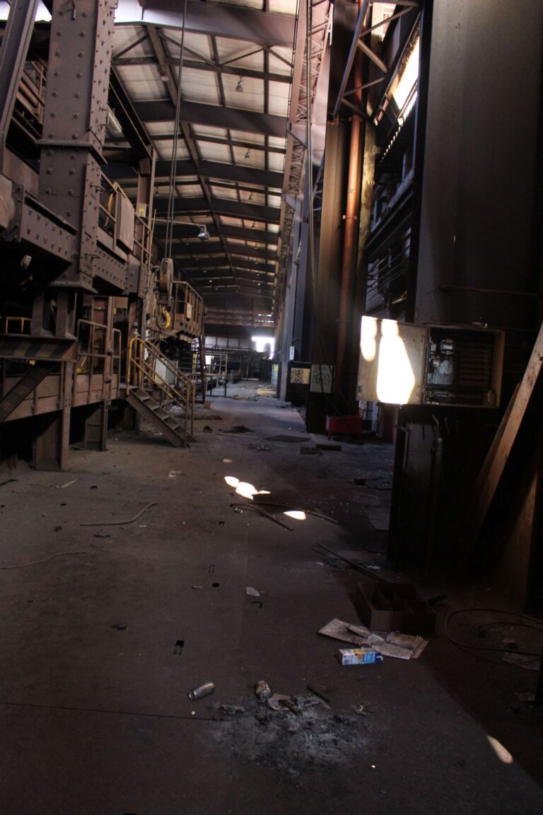 Visiting an abandoned steel factory in Liège (Luik) | Urban Exploring ...